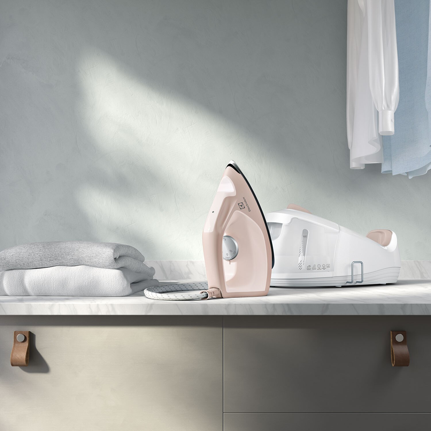 2400 watt Refine 600 steam iron station - E6SS1-40PP | Electrolux Thailand